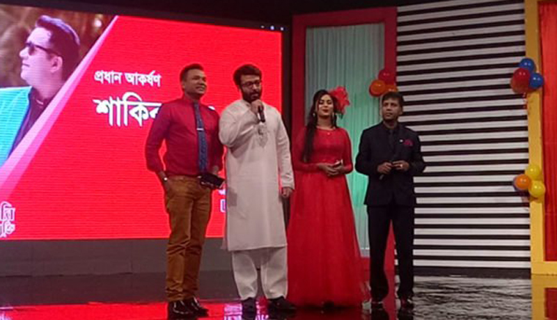 ডিএ তায়েবের পাশে শাকিব খান