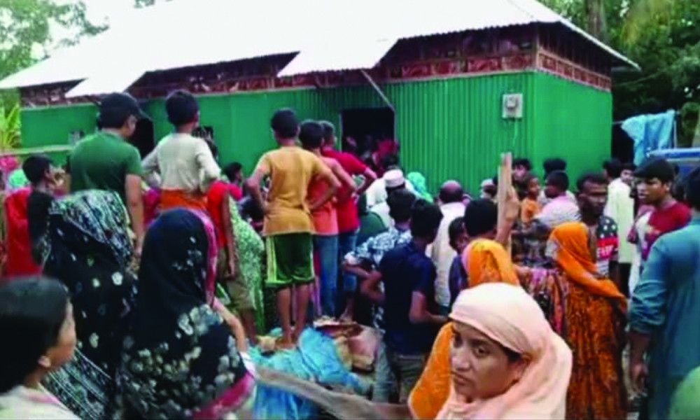 ছেলেকে বাঁচাতে গিয়ে বিদ্যুৎস্পর্শে প্রাণ গেল মায়েরও