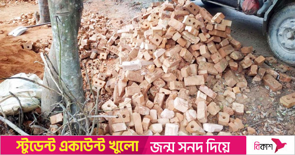 ১৭ কোটির সড়কে নিম্নমানের সামগ্রী ব্যবহারের অভিযোগ