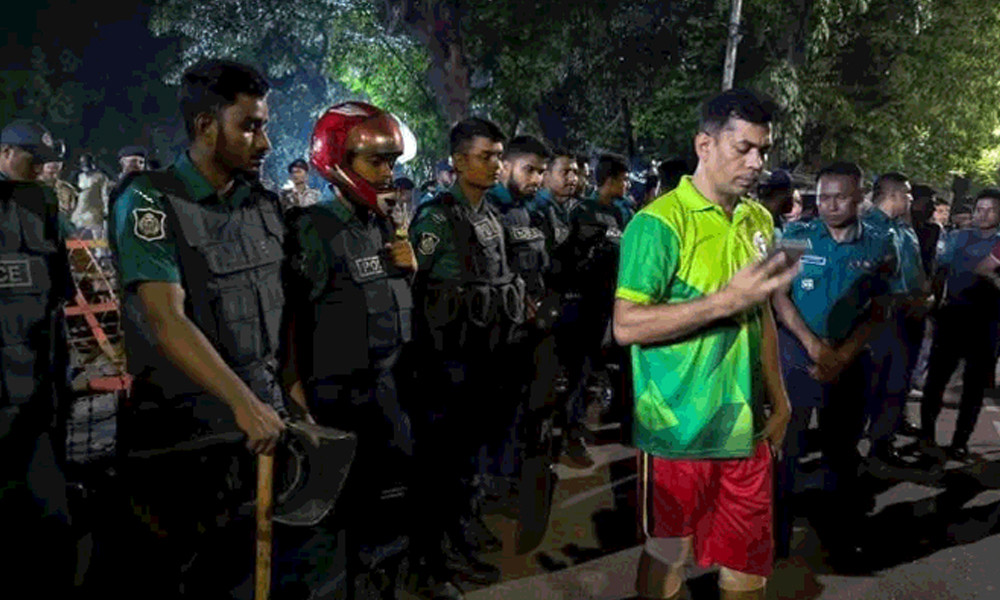 টেনিস কোর্ট থেকেই যমুনার সামনে রমনার ডিসি