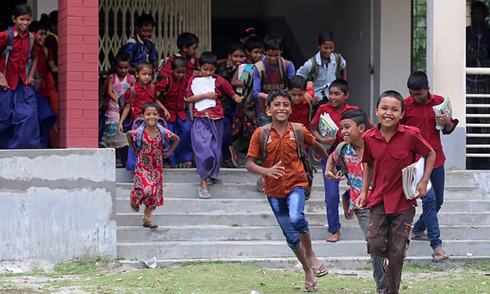 সারা দেশে সব ধরনের যাত্রীবাহী নৌযান চলাচল বন্ধ