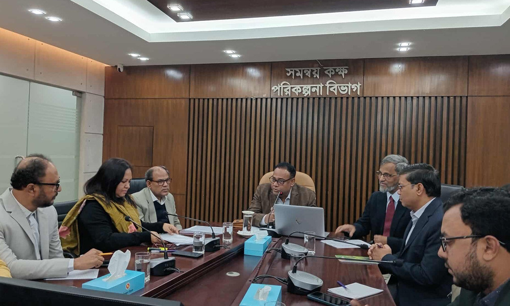 সারা দেশে সব ধরনের যাত্রীবাহী নৌযান চলাচল বন্ধ